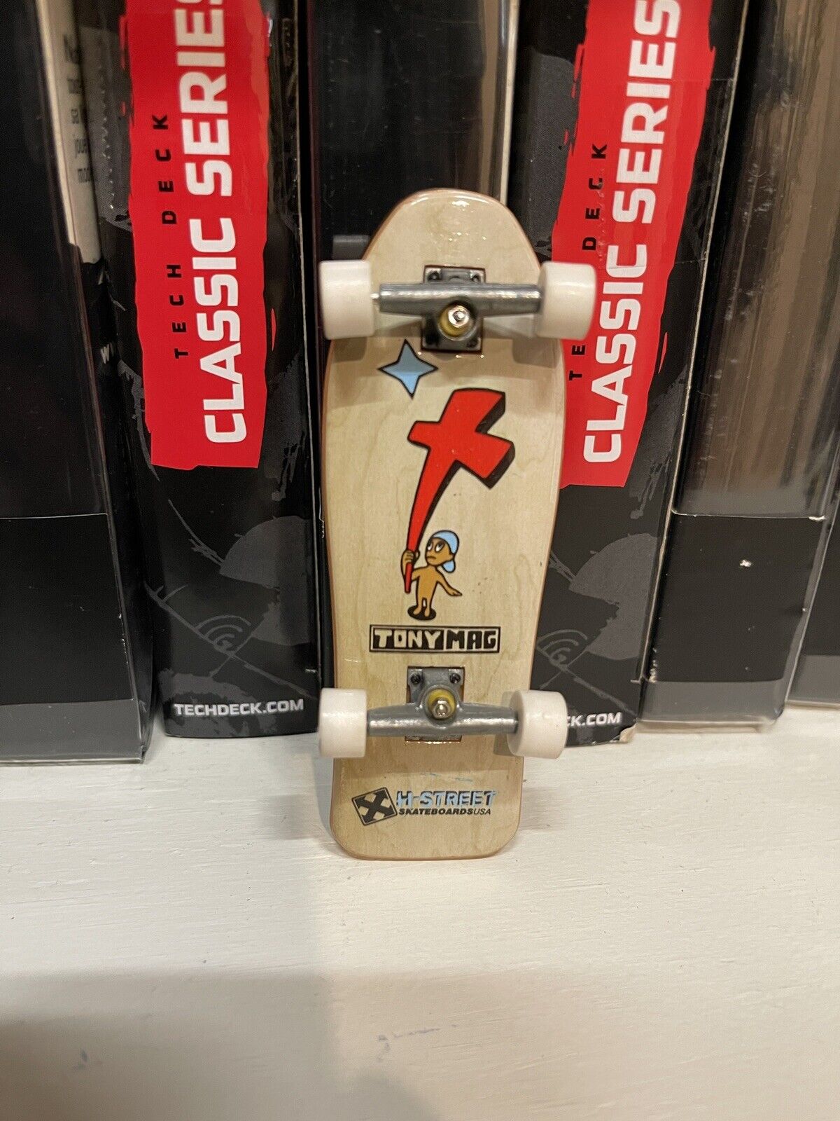 Shape Importado H-Street Deck Tony Mag Kid & Cross WB15" 32.825 x 8.5 ...